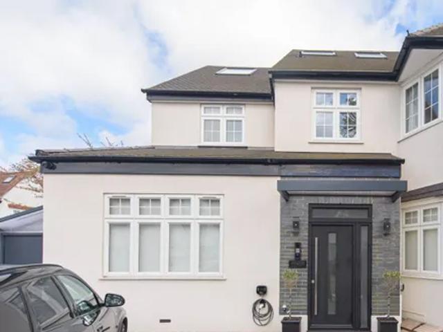 Hervey Close, London, N3 2BP, United Kingdom | 3 bed apartment for rent #167073350 | Rentberry
