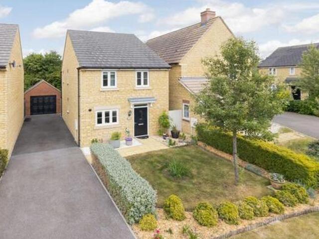 Herald Gardens, Longworth, 3 Bedroom Detached