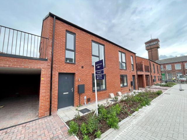 Herbert Close, Offerton, Stockport SK2, 2 bed semi detached house to rent, £1,400 pcm | PrimeLocation