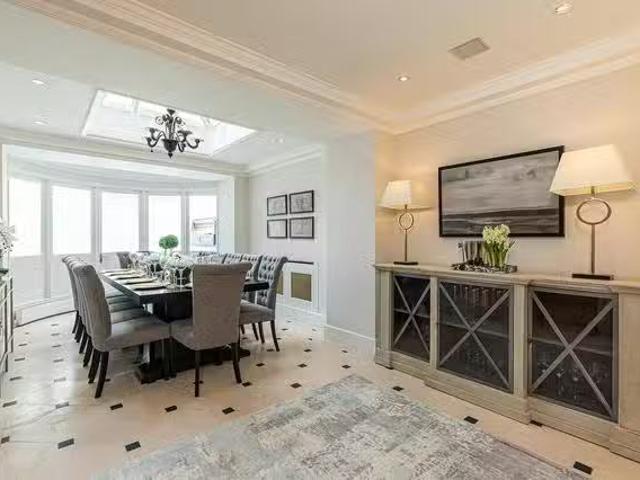 Herbert Crescent, London