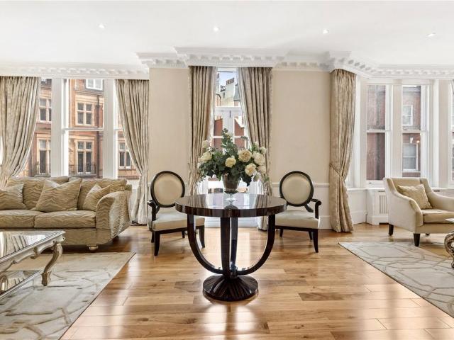 Herbert Crescent, London SW1X 7 bed house to rent £36,833 pcm £8,500 pw