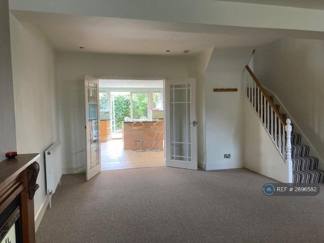 Herbert Street, Cambridge, CB4 4 bed end of terrace house to rent £2,495 pcm £576 pw