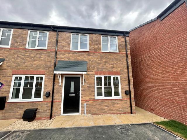 Herbert Street, Eastwood, Nottingham 2 bed house to rent £1,045 pcm £241 pw