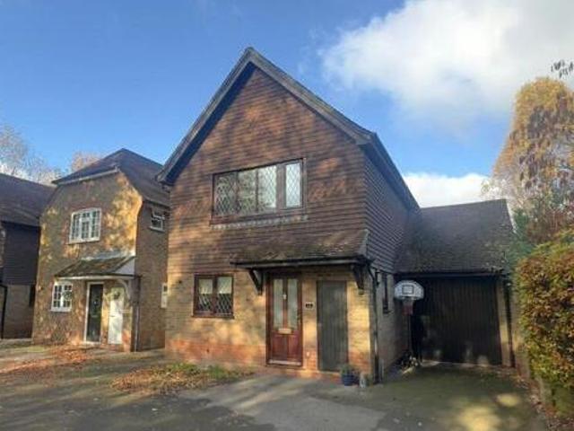 Herbs End, Farnborough, 3 Bedroom Link