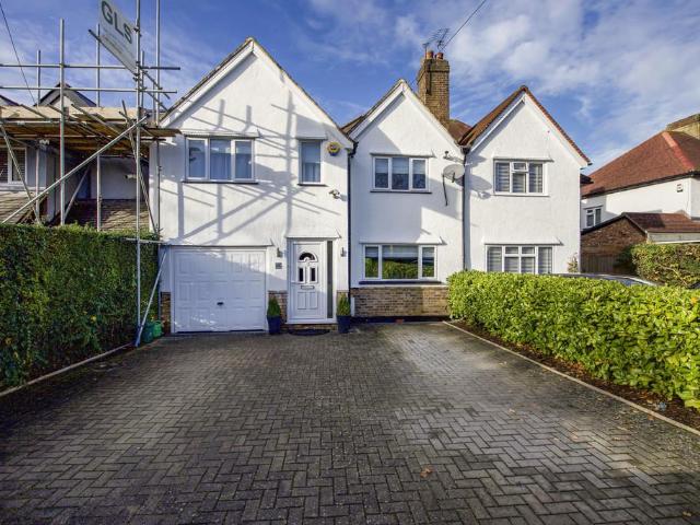 Hercies Road, Uxbridge UB10 3 bed semi detached house to rent £2,450 pcm £565 pw