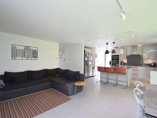 Hereford Gardens, Pinner, HA5