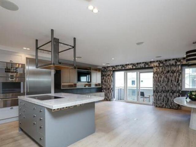 Hereford Road, Notting Hill, 2 Bedroom Flat