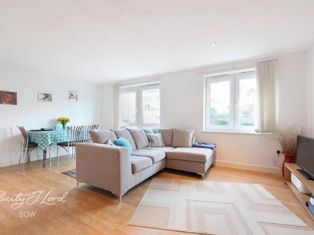 Hereford Road, LONDON 1 bed flat to rent £1,800 pcm £415 pw