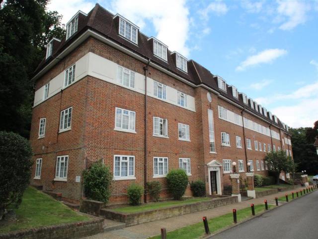 Herga Court, Harrow on the Hill HA1 3RS 3 bed apartment to rent £2,325 pcm £537 pw