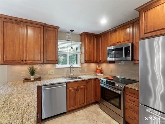 Heritage Vlg Unit B, Southbury, Condo For Sale