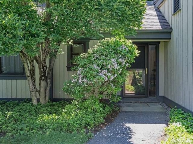 Heritage Vlg Unit B, Southbury, Condo For Sale