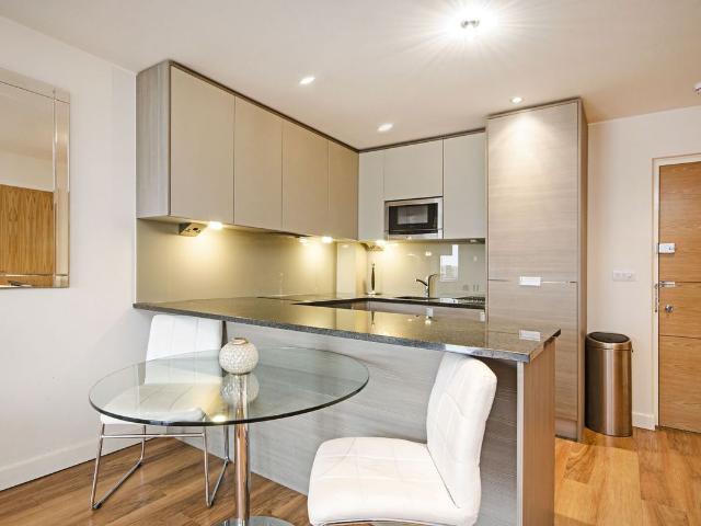 Heritage Avenue, Colindale, London NW9, 1 bed flat to rent, £1,750 pcm | PrimeLocation