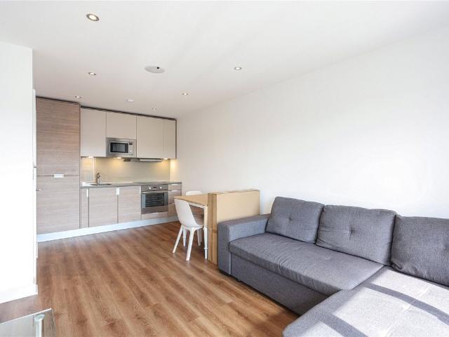 Heritage Avenue, London NW9, 1 bed flat to rent, £1,700 pcm | PrimeLocation