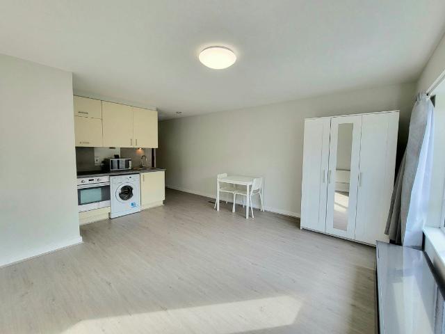 Heritage Avenue, London NW9, Studio to rent, £1,300 pcm | PrimeLocation
