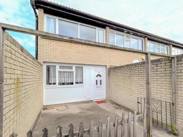 Heritage Close, Uxbridge, 3 Bedroom Town