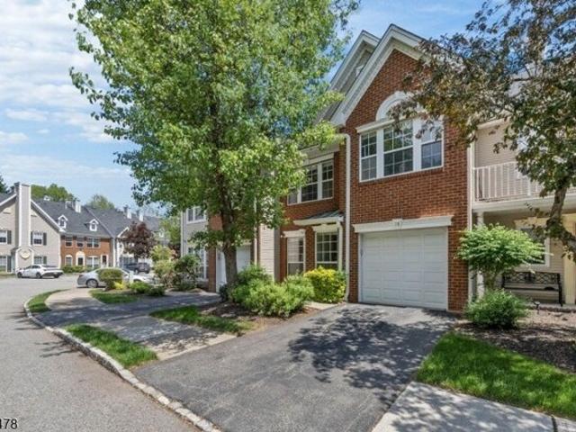 Heritage Ct, Montville Township, Condo For Sale