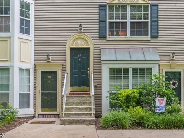 Heritage Ct, Montville Township, Condo For Sale
