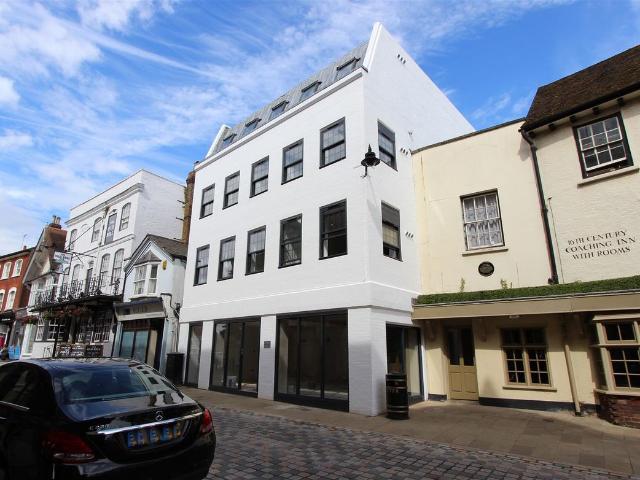 Heritage Gate, High Street, Old Town HP1, 2 bed flat to rent, £1,350 pcm | PrimeLocation