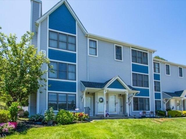 Heritage Ln, Hamburg, Condo For Sale