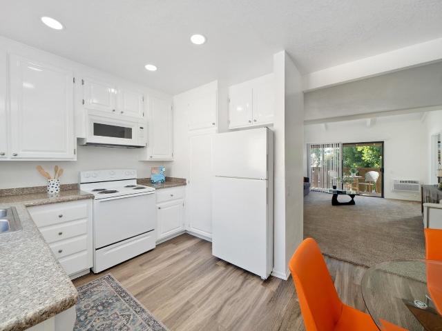 Heritage Point 2 Bedroom Apartment for Rent at 4 Austin, Irvine, CA 92604
