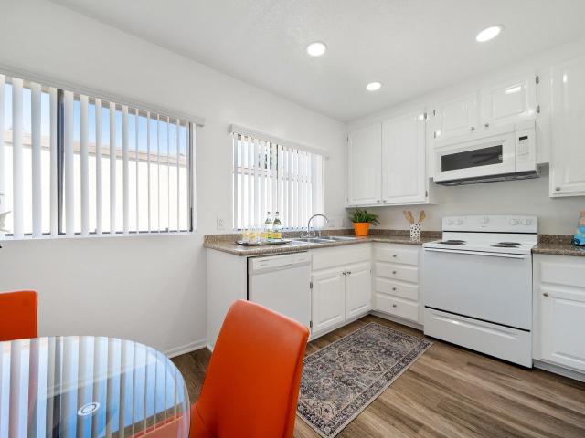 Heritage Point 2 Bedroom Apartment for Rent at 4 Austin, Irvine, CA 92604