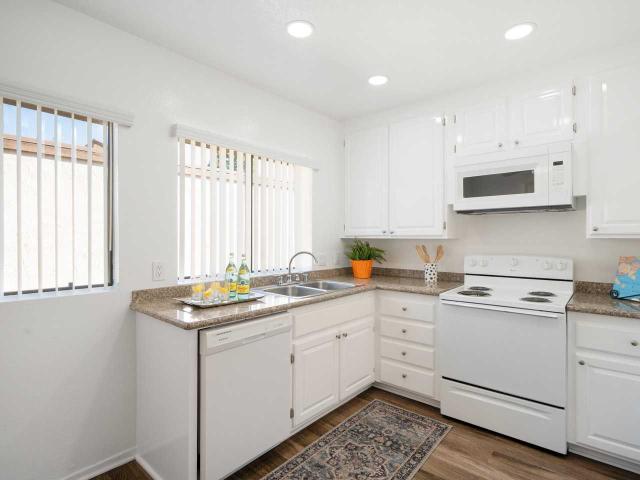 Heritage Point 2 Bedroom Apartment for Rent at 4 Austin, Irvine, CA 92604