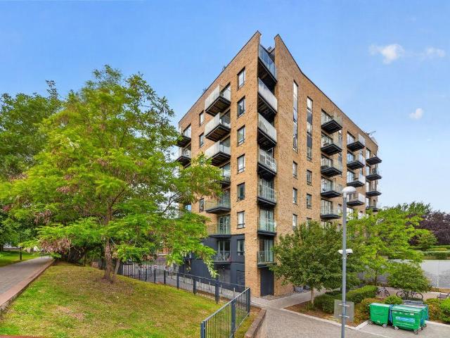 Heritage Place, Brentford TW8 1 bed flat to rent £1,850 pcm £427 pw