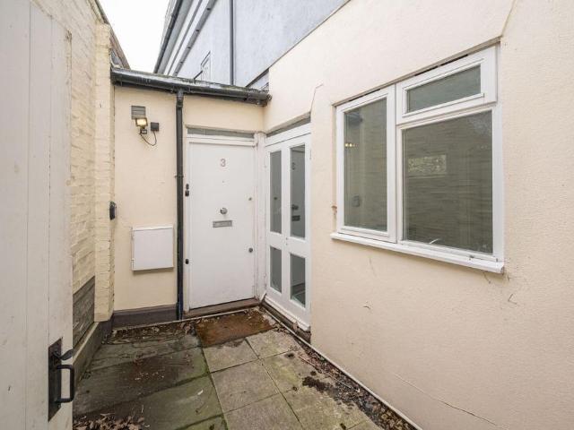 Heritage Place, Earlsfield, London, SW18 4 bed house to rent £4,000 pcm £923 pw
