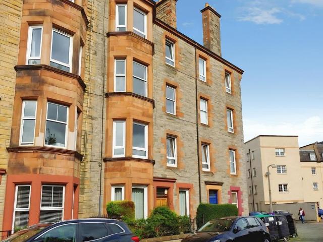 Hermand Crescent, Slateford. 3 bed flat to rent £1,945 pcm £449 pw