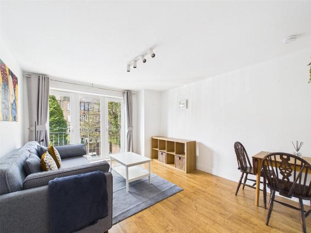 Hermand Street, Slateford, Edinburgh. 2 bed apartment to rent £1,490 pcm £344 pw