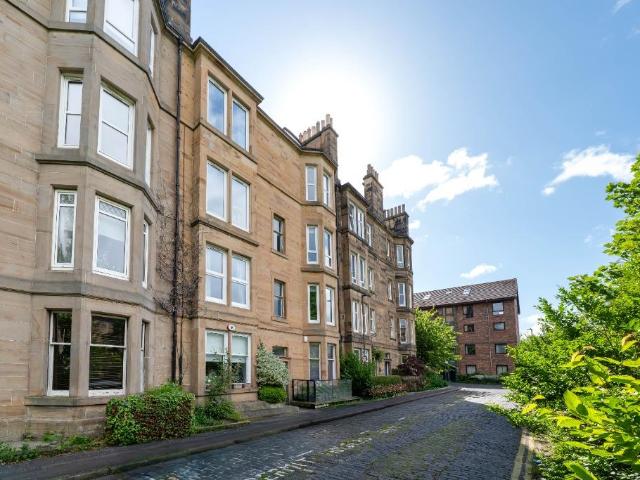 Hermand Terrace, Slateford. 2 bed flat to rent £1,700 pcm £392 pw