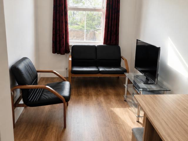 Hermit Road, London E16 2 bed flat to rent £1,800 pcm £415 pw