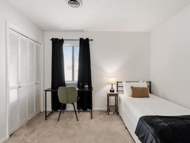 Hermitage Condo In unit washer/dryer, smart TVs, high speed internet, work space in each room, black out curtains, community pool and gym