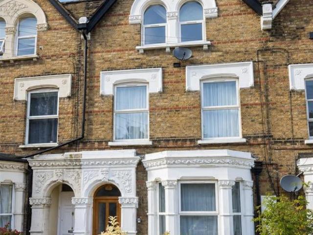 Hermitage Road, Tottenham, London 3 bed flat to rent £2,695 pcm £622 pw