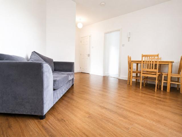 Hermitage Road, London N4, 2 bed flat to rent, £1,900 pcm | PrimeLocation