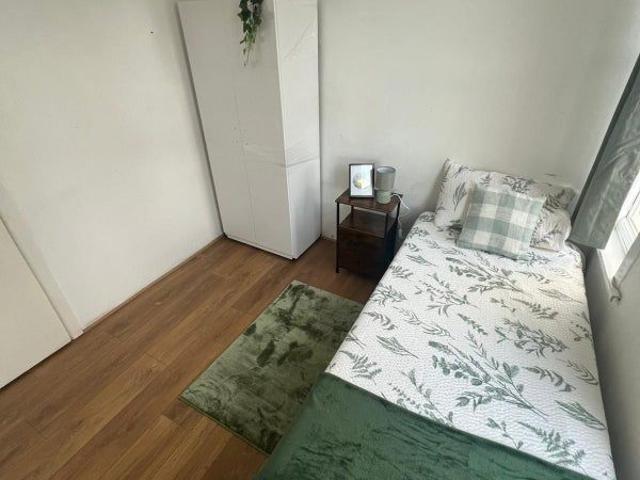 Hermitage Road, London N4, Room to rent, £700 pcm | PrimeLocation