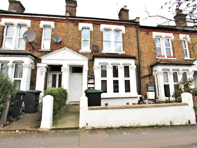 Hermitage Road, Manor House N4, 3 bed flat to rent, £2,500 pcm | PrimeLocation