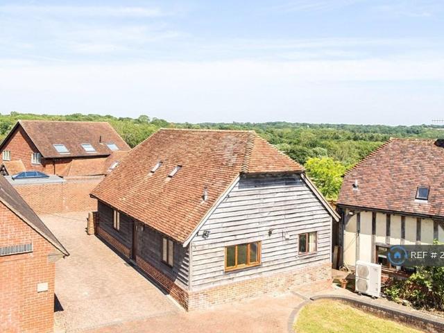 Hermongers Lane, Rudgwick, RH12 3 bed detached house to rent £2,450 pcm £565 pw