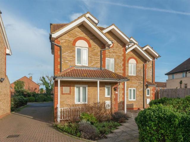 Herne Bay Road, Swalecliffe, Whitstable 2 bed apartment to rent £1,000 pcm £231 pw