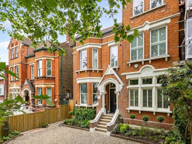 Herne Hill London SE24 6 bed detached house to rent £10,500 pcm £2,423 pw