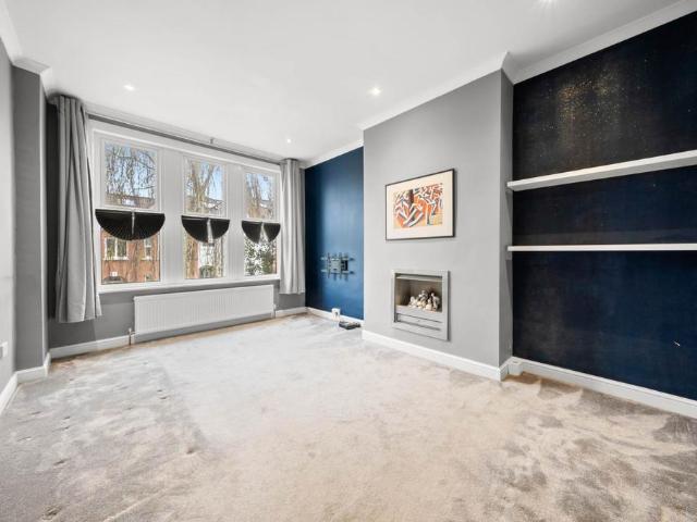 Herne Hill Road, London SE24 2 bed maisonette to rent £2,250 pcm £519 pw