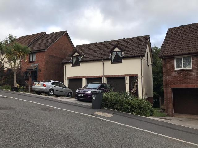 Heron Way, Torquay TQ2 2 bed coach house to rent £1,050 pcm £242 pw