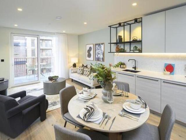 Heron Wharf, Leven Road, 2 Bedroom Apartment