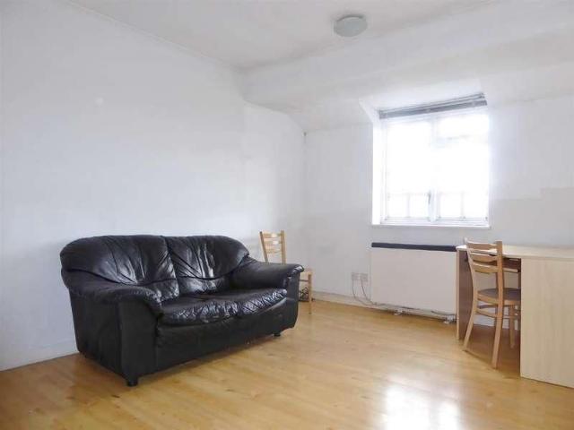 Heron Court, Tooting/ Colliers Wood Borders, CR4