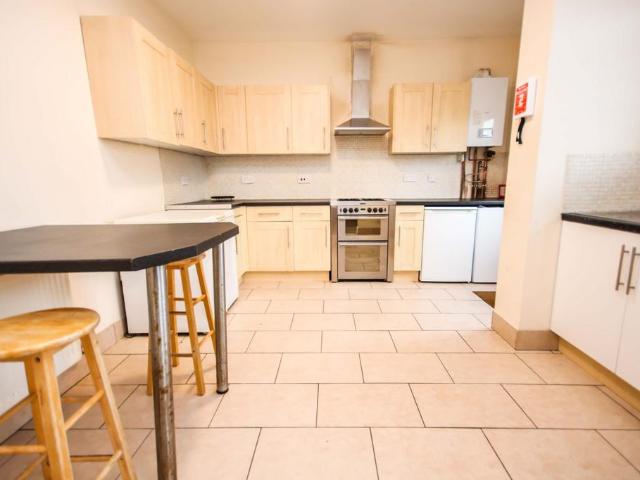 Heron Court Road, Bournemouth BH3 6 bed property to rent £3,300 pcm £762 pw