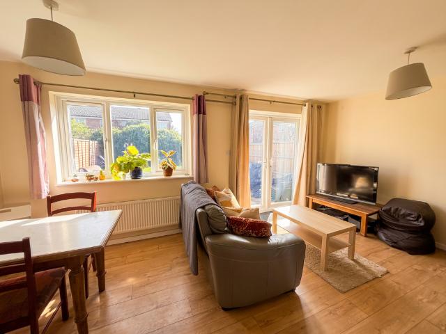 Heron Drive, Lenton NG7 4 bed house to rent £2,346 pcm £541 pw