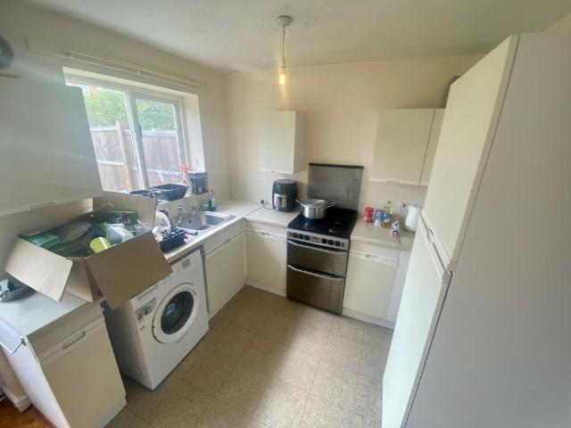 Heron Drive, Nottingham NG7 2 bed semi detached house to rent £1,144 pcm £264 pw