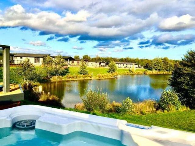 Heron Lakes Luxury Lodge Park, Routh, 2 Bedroom Lodge