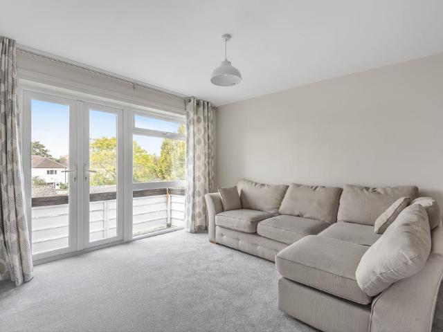 Heron Place, Oxford, OX2 2 bed flat to rent £1,750 pcm £404 pw