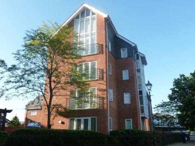 Heron Quay, Bedford MK40, 2 bed flat to rent, £1,200 pcm | PrimeLocation